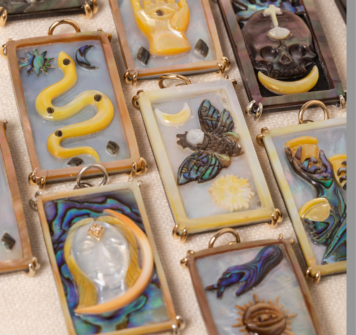 Hawk Moth Tablet in 14K Gold – Maura Green